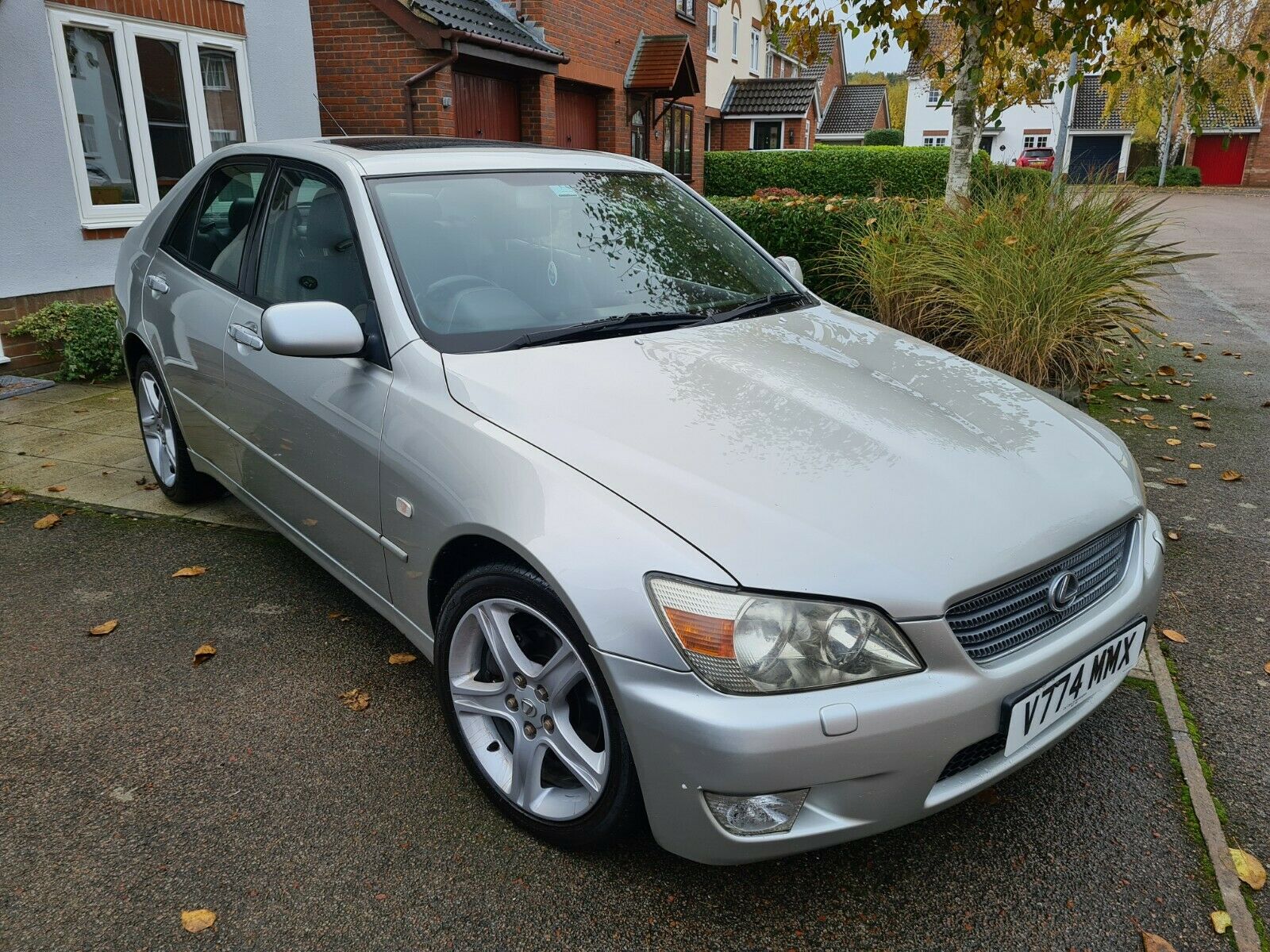 Lexus IS200 SE Auto, very low mileage For Sale () for £4850.0