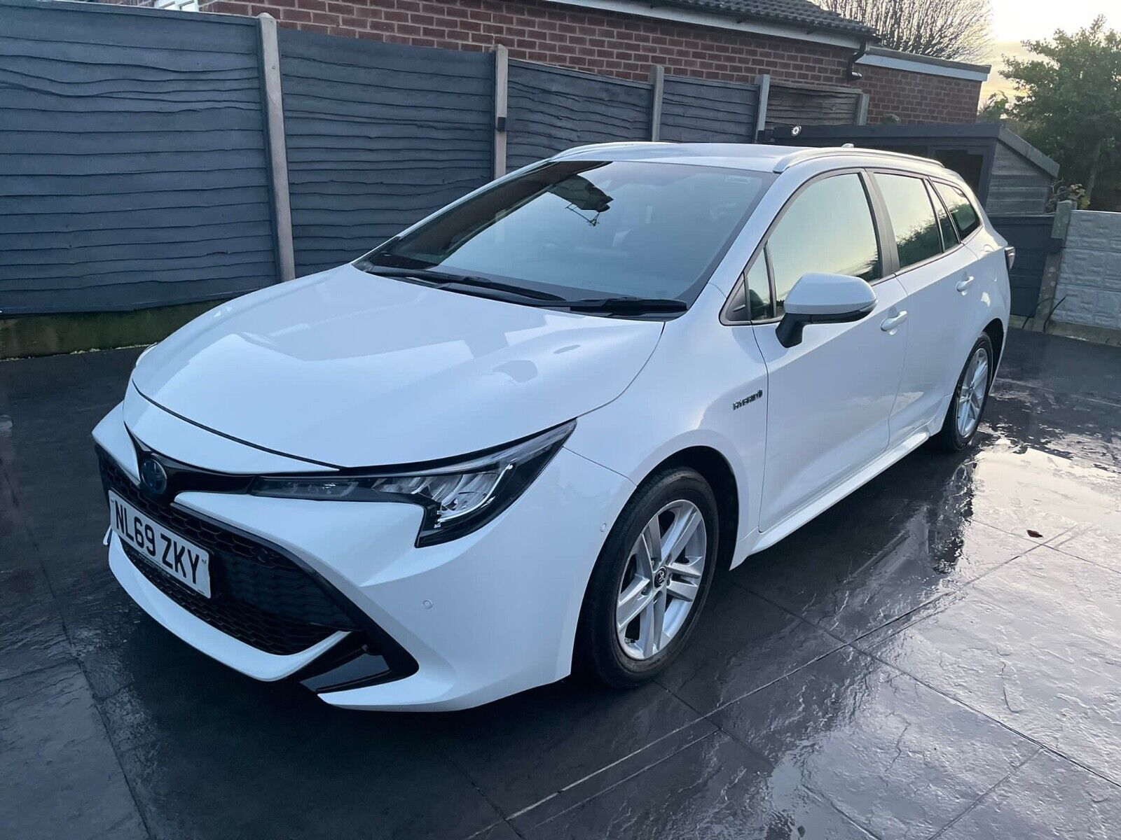2019 [69] Toyota Corolla 1.8 VVT Icon 5dr Estate Hybrid Automatic For ...