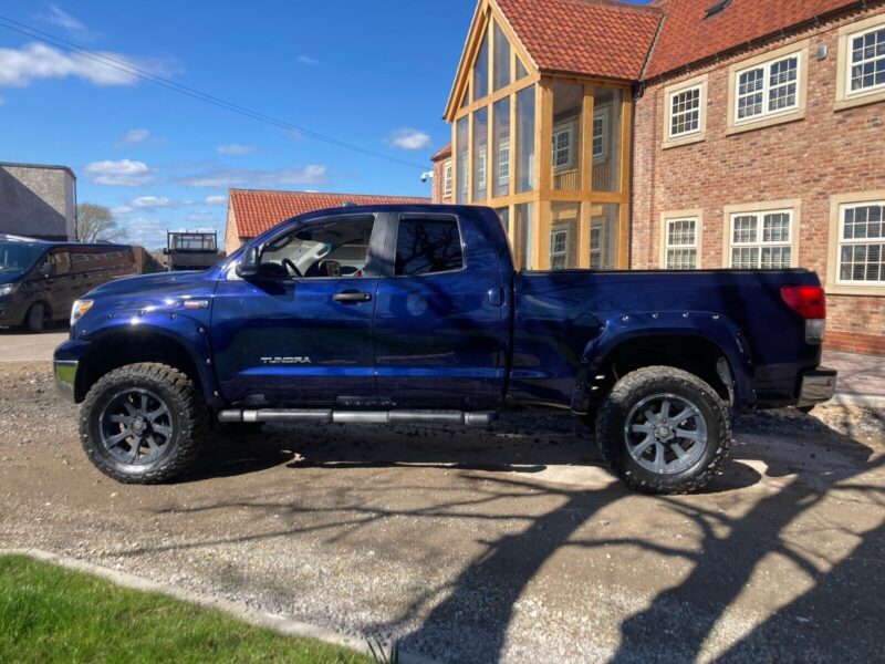 TOYOTA TUNDRA 4X4 5.7 V8 380 BHP MONSTER . CHEAP TO RUN ON LPG / HILUX ...