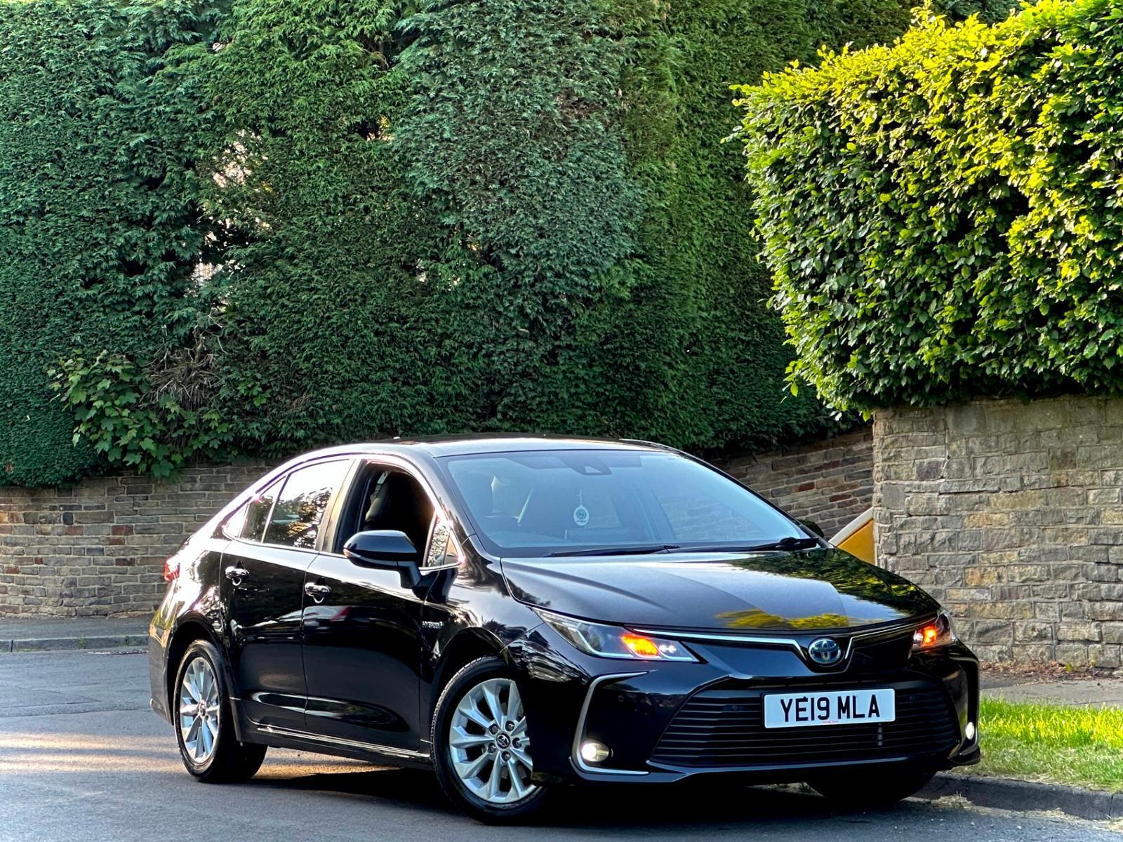 TOYOTA COROLLA 1.8 ICON HYBRID AUTO SALOON + FULL TOYOTA SH + 1OWNER ...