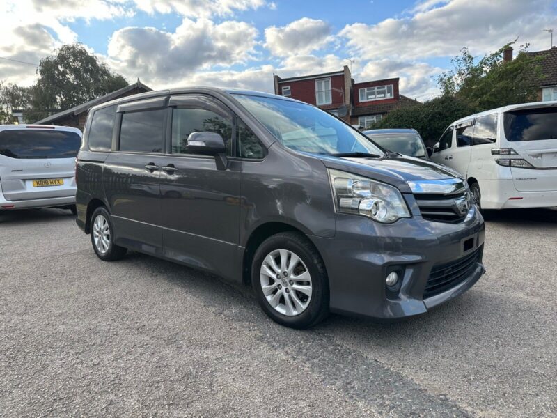 2013 TOYOTA NOAH/VOXY 2.0L PETROL - 7 SEATER AUTO MPV For Sale (2013) for £10495.0