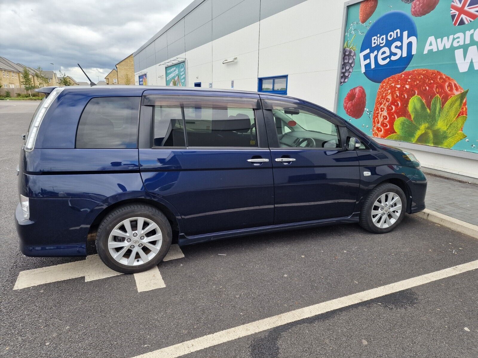 Toyota Isis Platana Auto 7 Seater JDM Import For Sale () for £4995.0