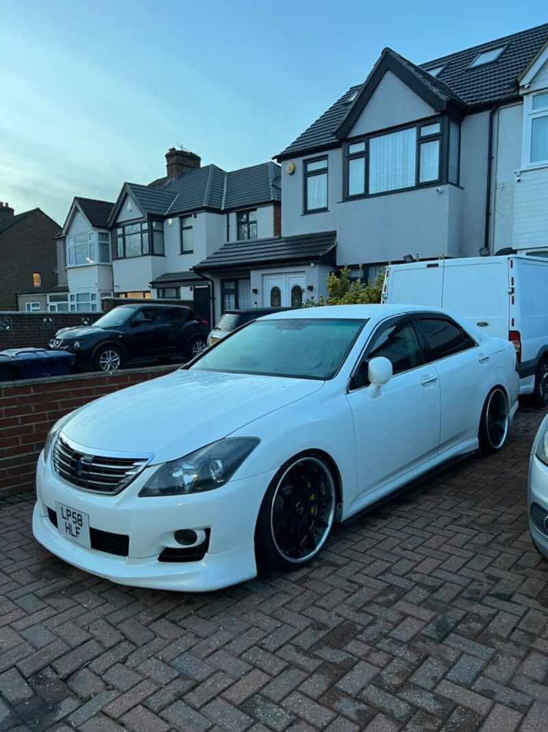 2009 Toyota Crown WHITE ULEZ FREE Crown Athlete 3.5 Hybrid Automatic ...