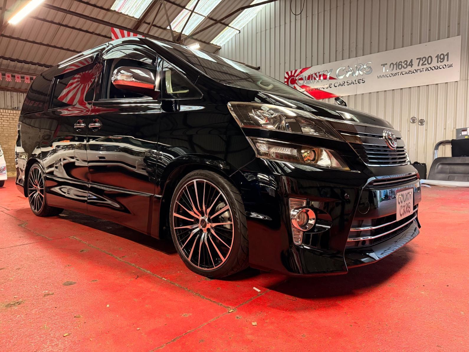 Toyota Vellfire 2.4 Golden Eyes Edition, Facelift Model, 2013-63-Reg ...